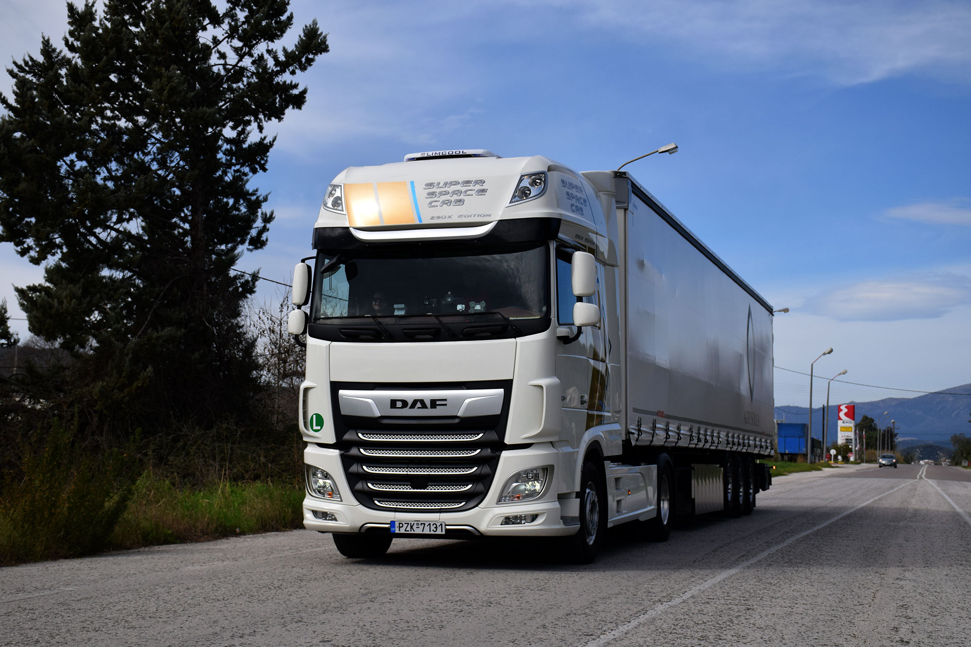 International transport with the anniversary edition of DAF XF – ERGOTRAK